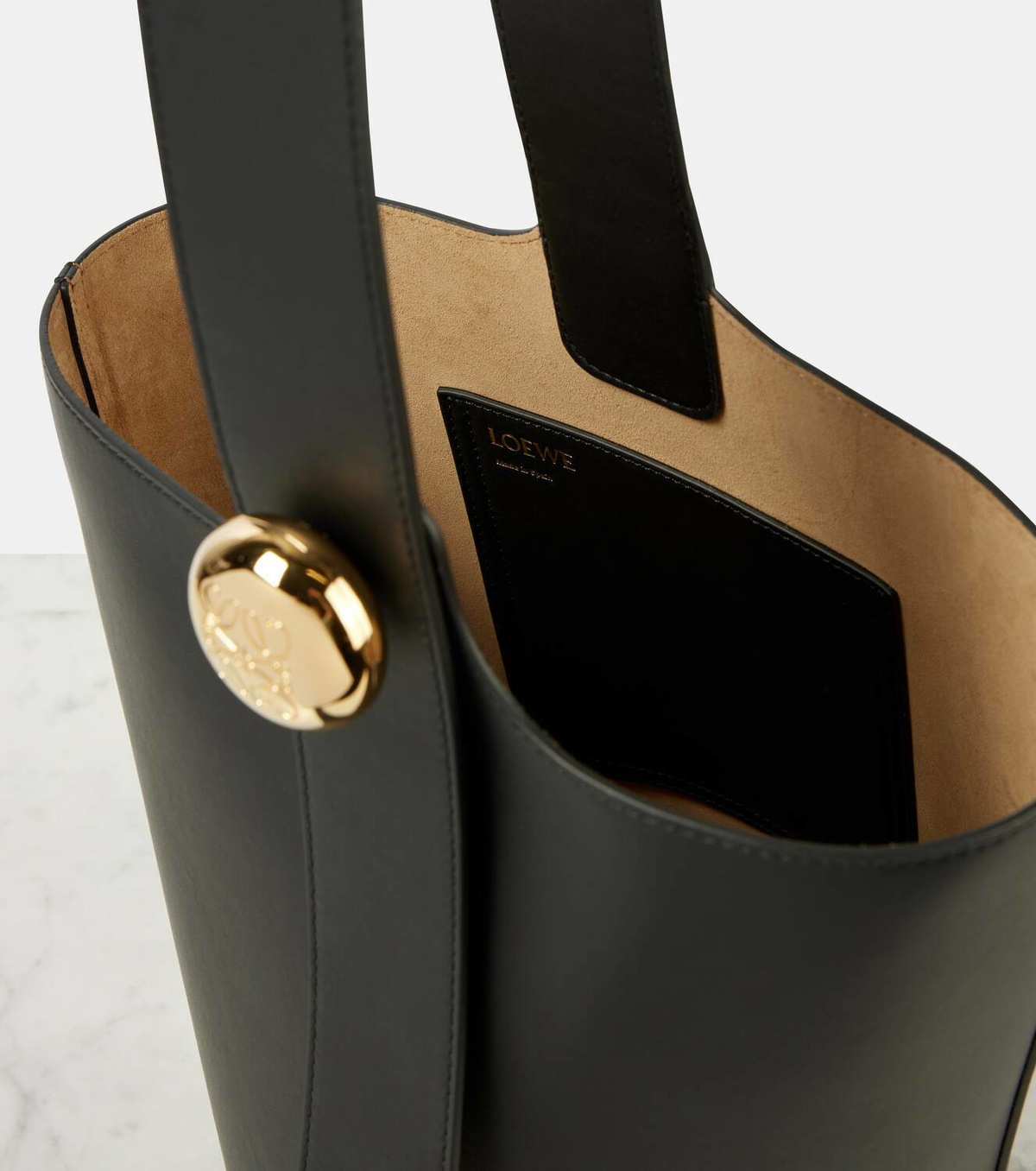 Loewe Pebble Medium leather bucket bag Loewe