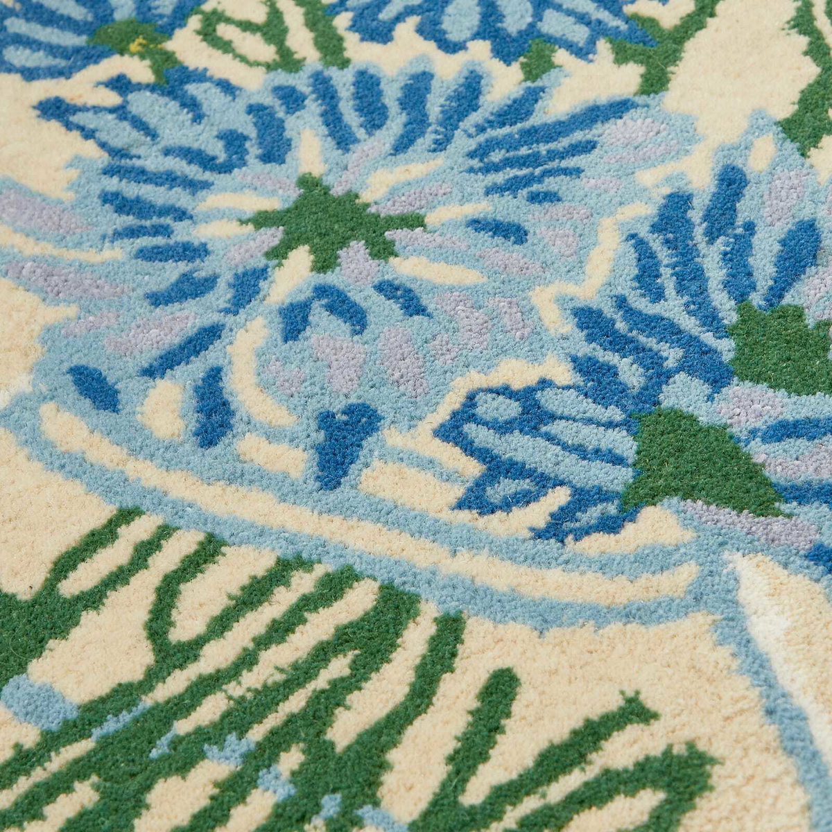 Bongusta Daisy Rug in Blue Bongusta
