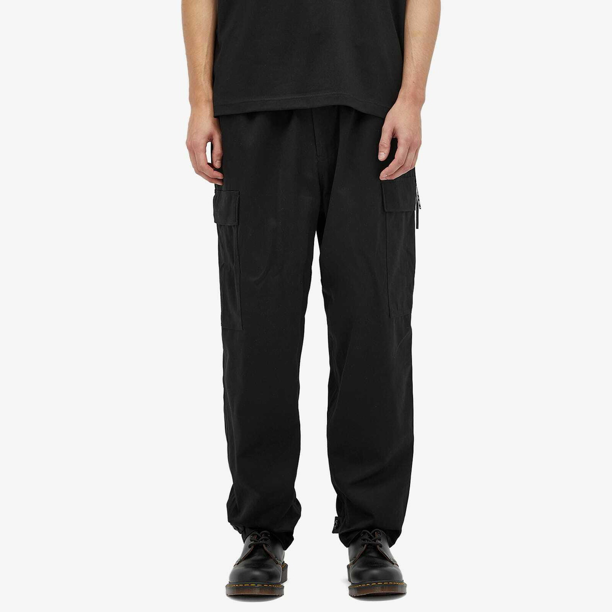 MASTERMIND WORLD Men's Regular Cargo Pants in Black MASTERMIND WORLD
