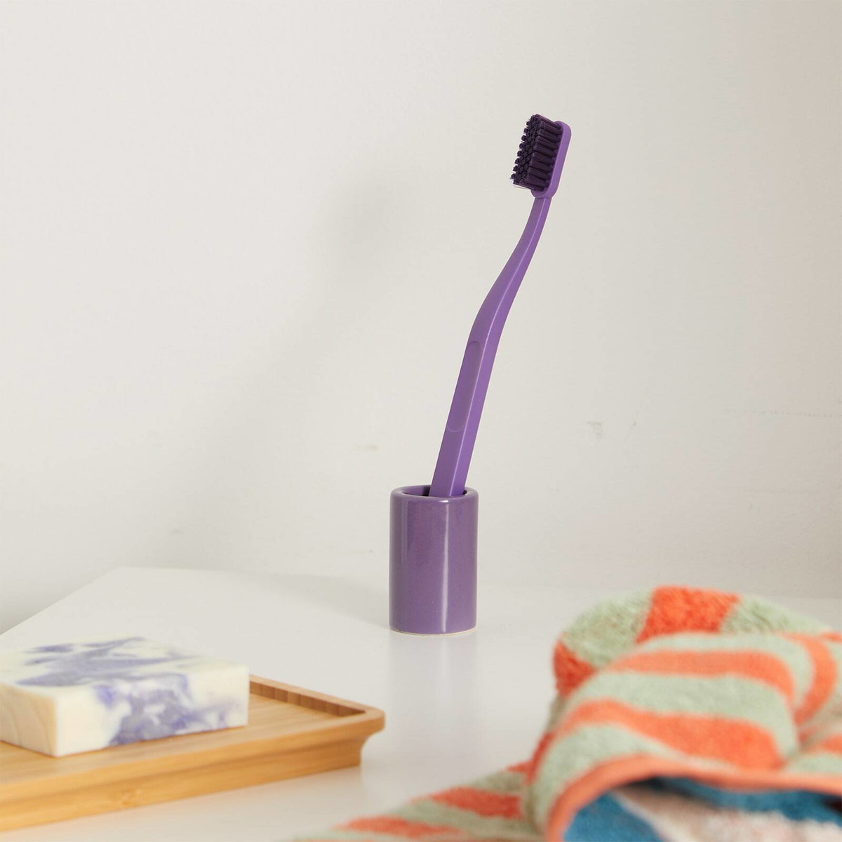 HAY Tann Toothbrush in Purple HAY