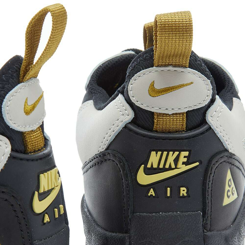 Nike Men's ACG Air Mada Sneakers in Light Bone/Black Nike