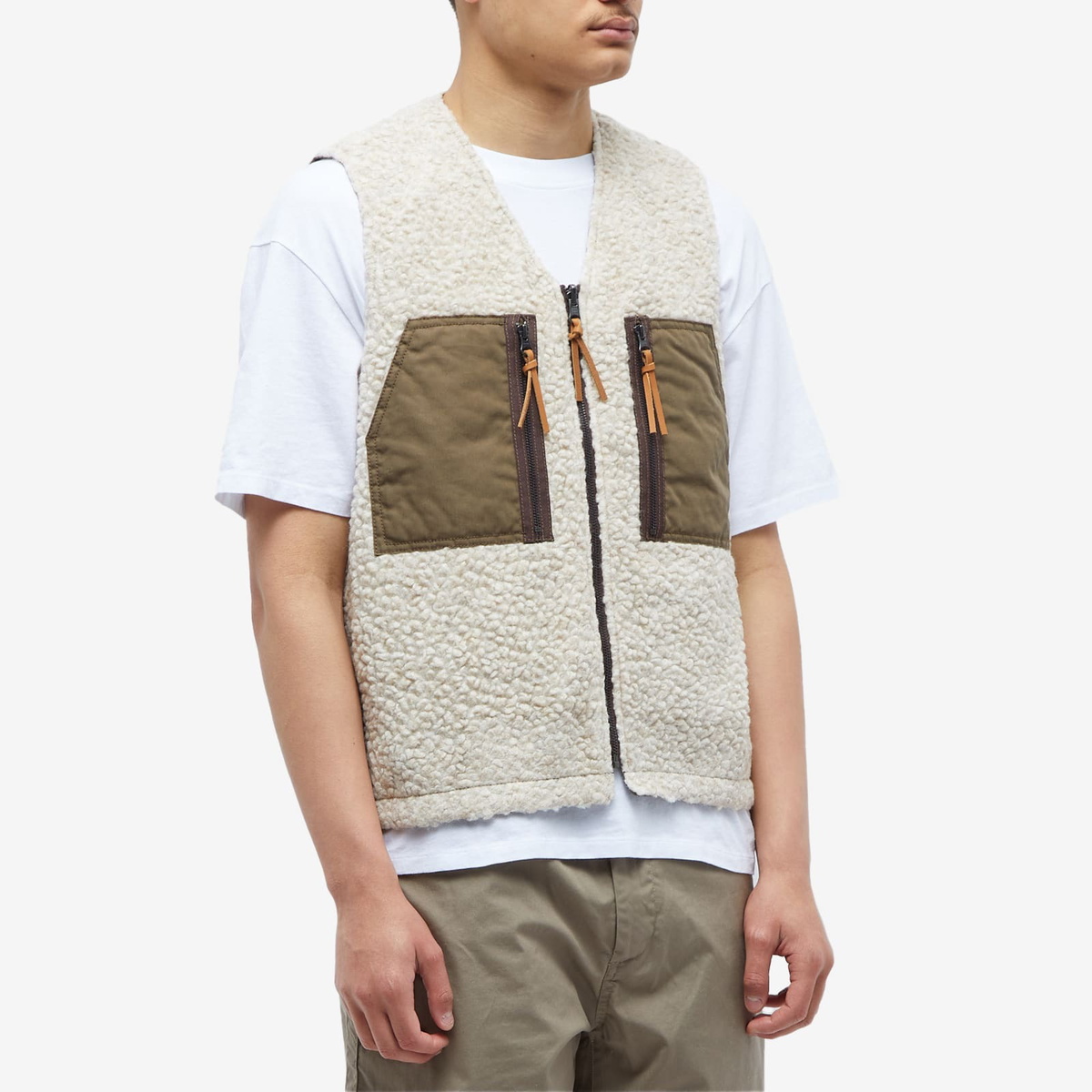 Café Mountain Men's Reversible Mountain Fleece Vest in Natural/Moss ...
