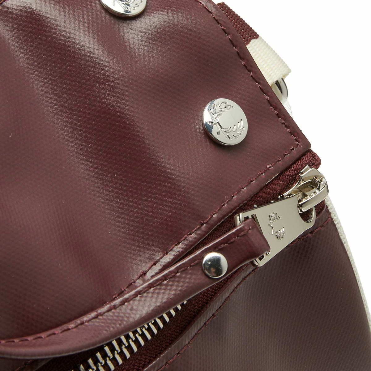 Fred Perry Men's Classic Barrel Bag in Oxblood/Ecru Fred Perry