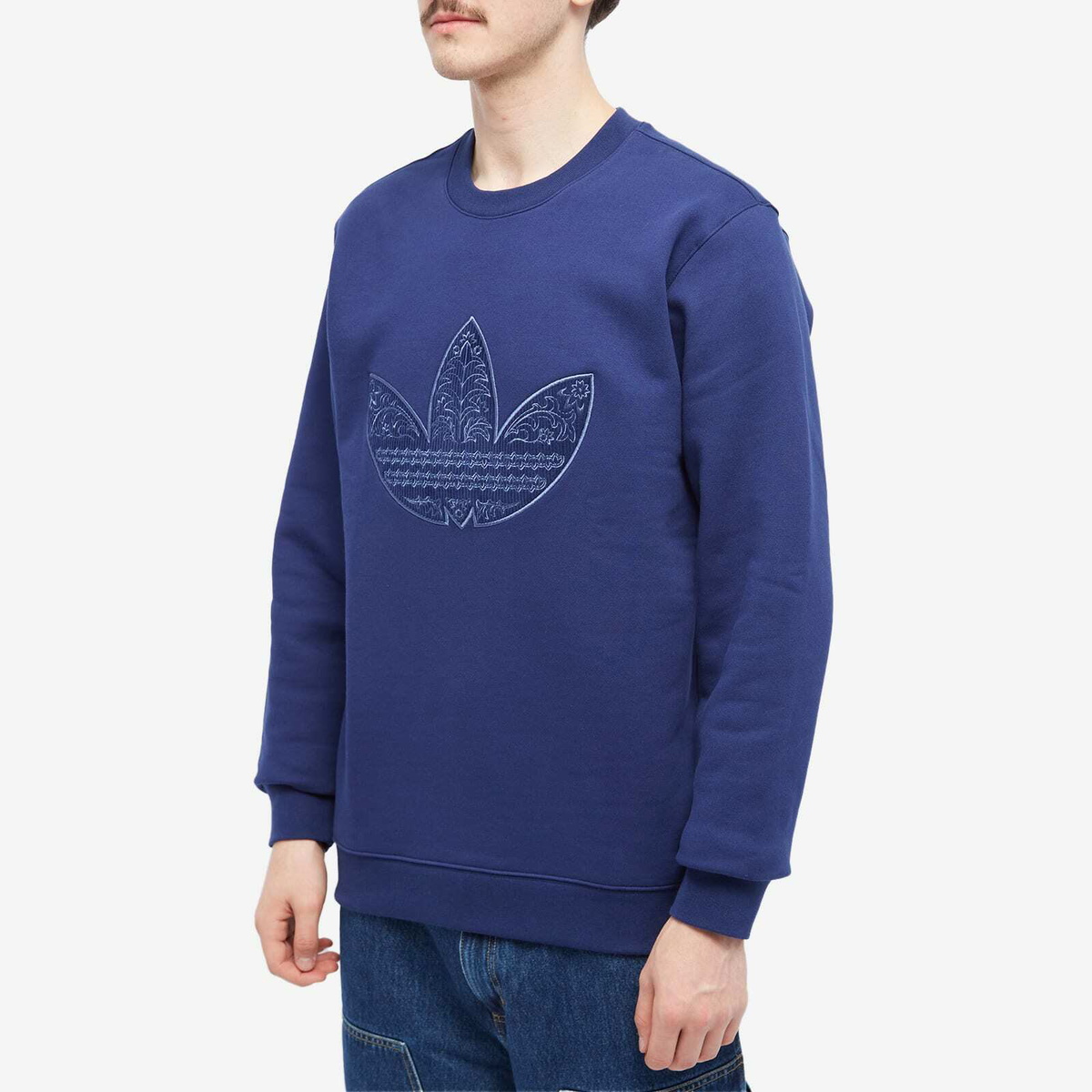 Adidas Men's APPLIQUE CREW in Dark Blue adidas