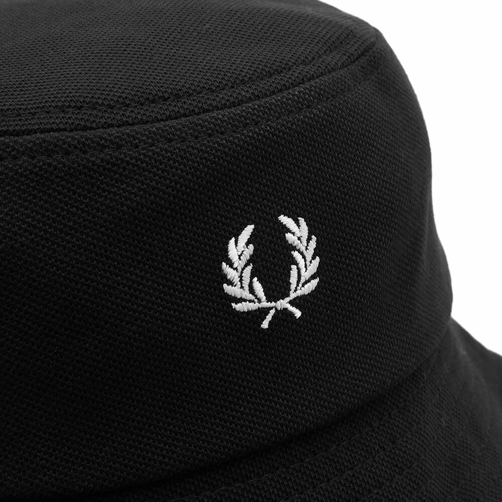 Fred Perry Men's Pique Bucket Hat in Black Fred Perry