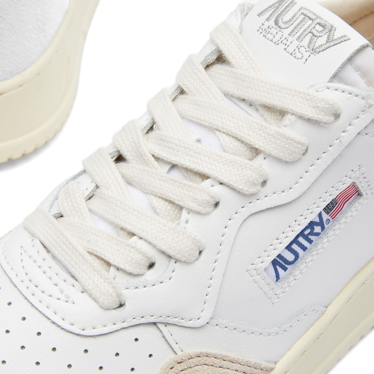 Autry Women's Medalist Low Sneakers in White Autry