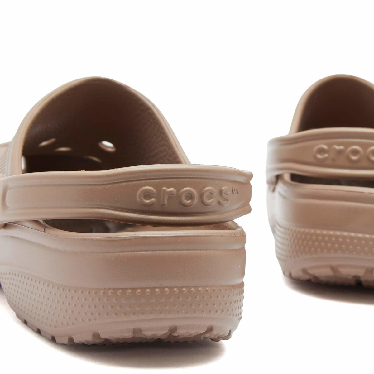 Crocs Classic Clog in Latte Crocs