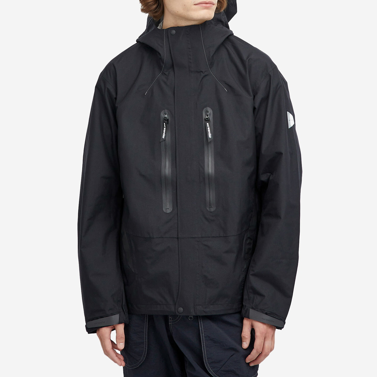 and wander 2.5L Hiker Rain Jacket in Black and Wander