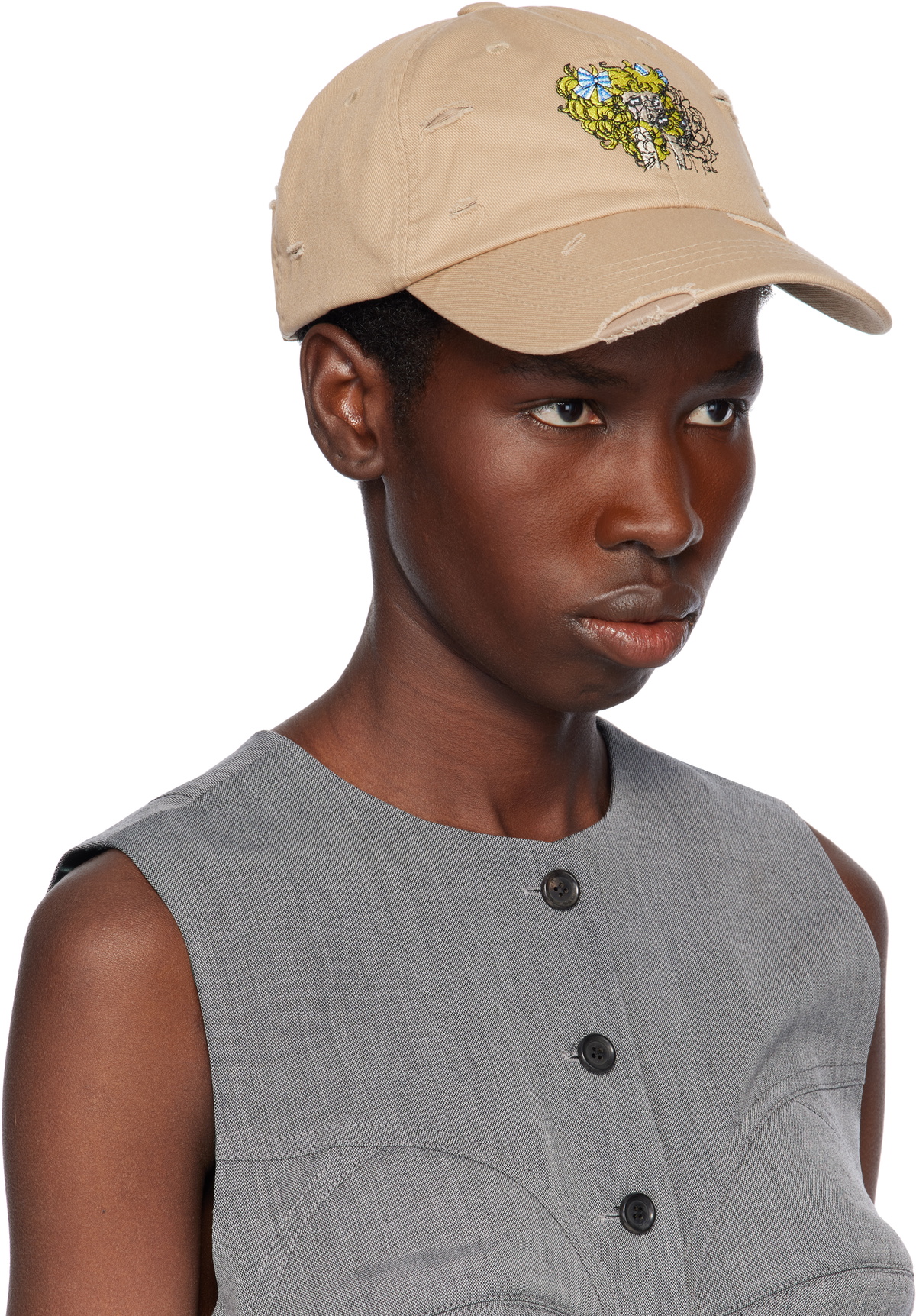 Pushbutton Beige Crying Girl Embroidery Cap Pushbutton