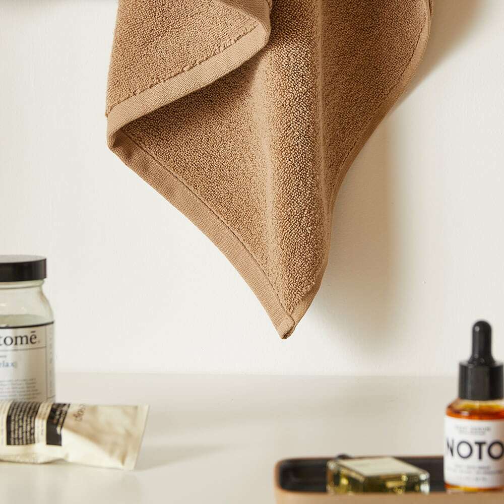 HOMMEY Solid Towel in Latte HOMMEY