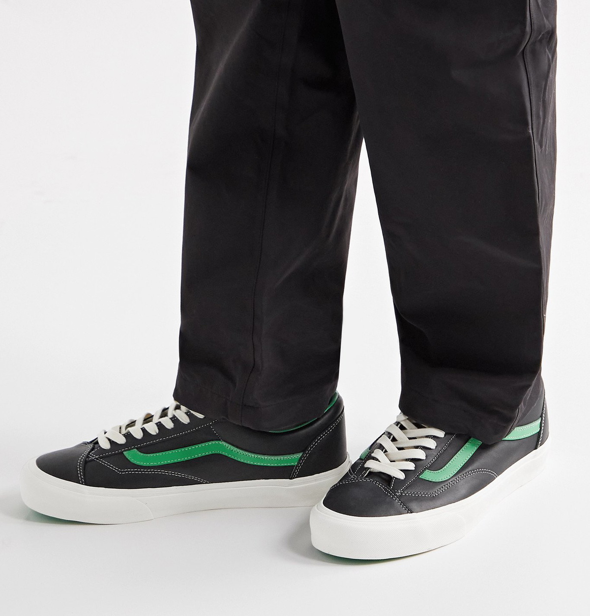 Vans - UA Style 36 VLT LX Leather Sneakers - Black Vans