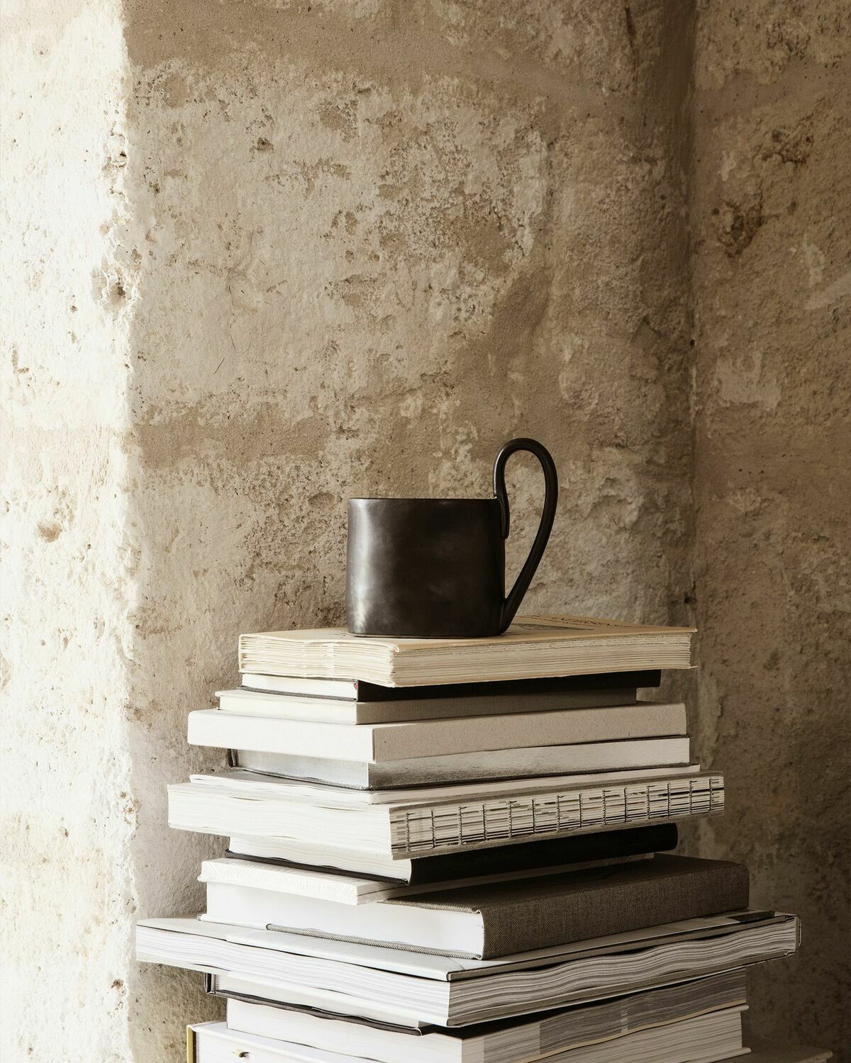 Ferm Living Flow Mug Black Tableware ferm LIVING