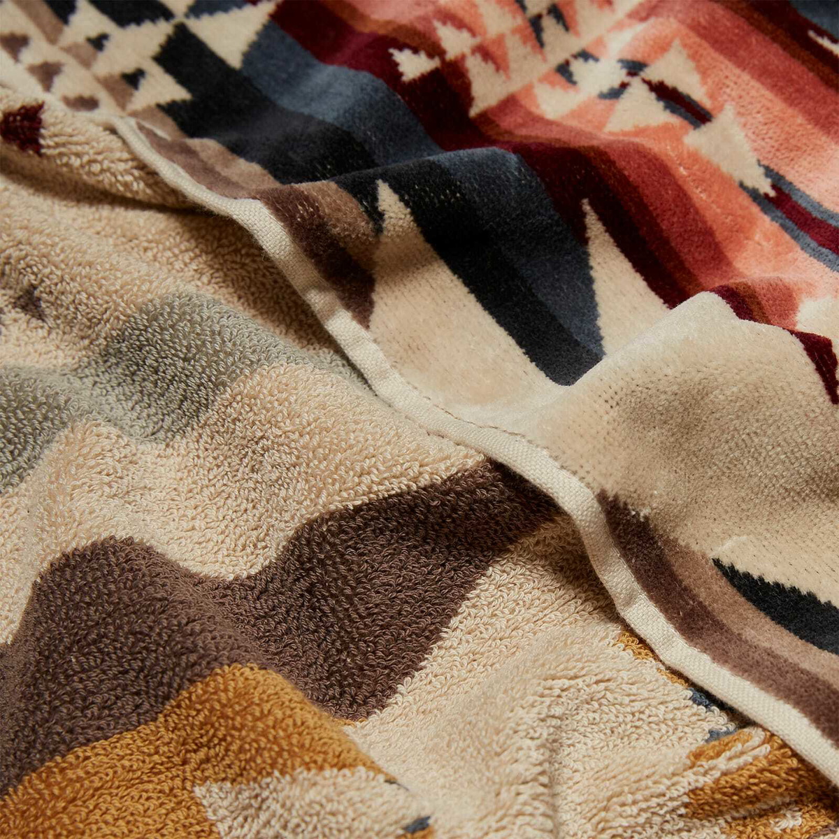 Pendleton Jacquard Bath Towel in White Sands Pendleton