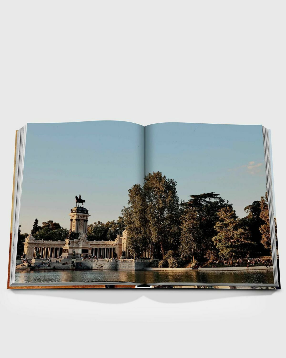 Assouline Madrid Chic Multi-color Mens Art & Design/Travel Assouline