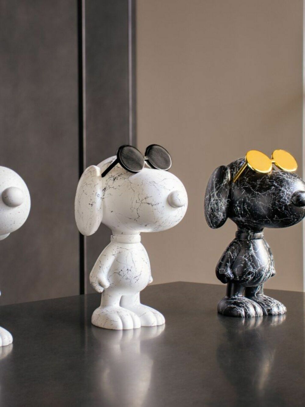 LEBLON DELIENNE Black Marble Print Snoopy Figurine Leblon Delienne