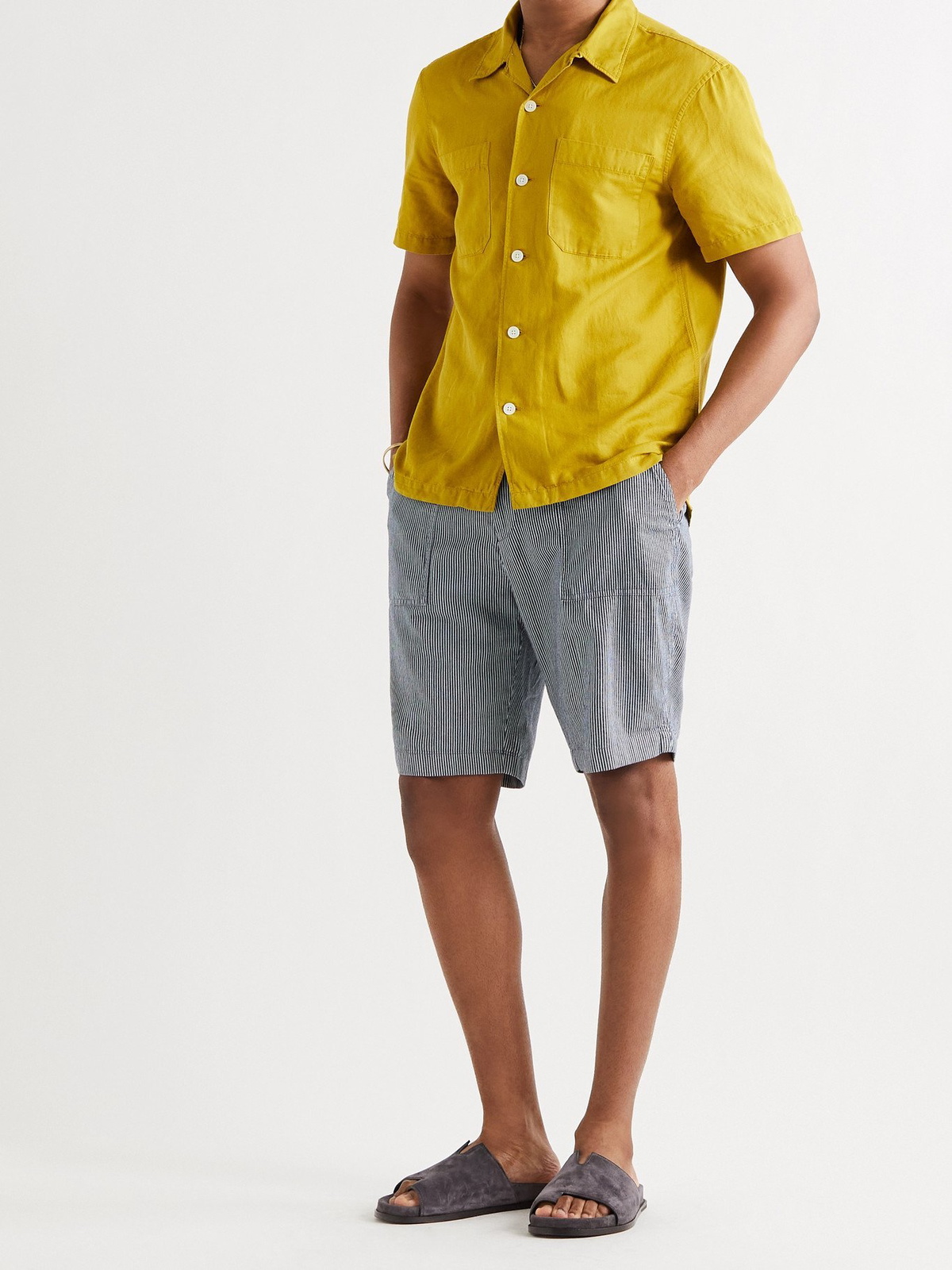 MR P. - David Suede Slides - Gray Mr P.