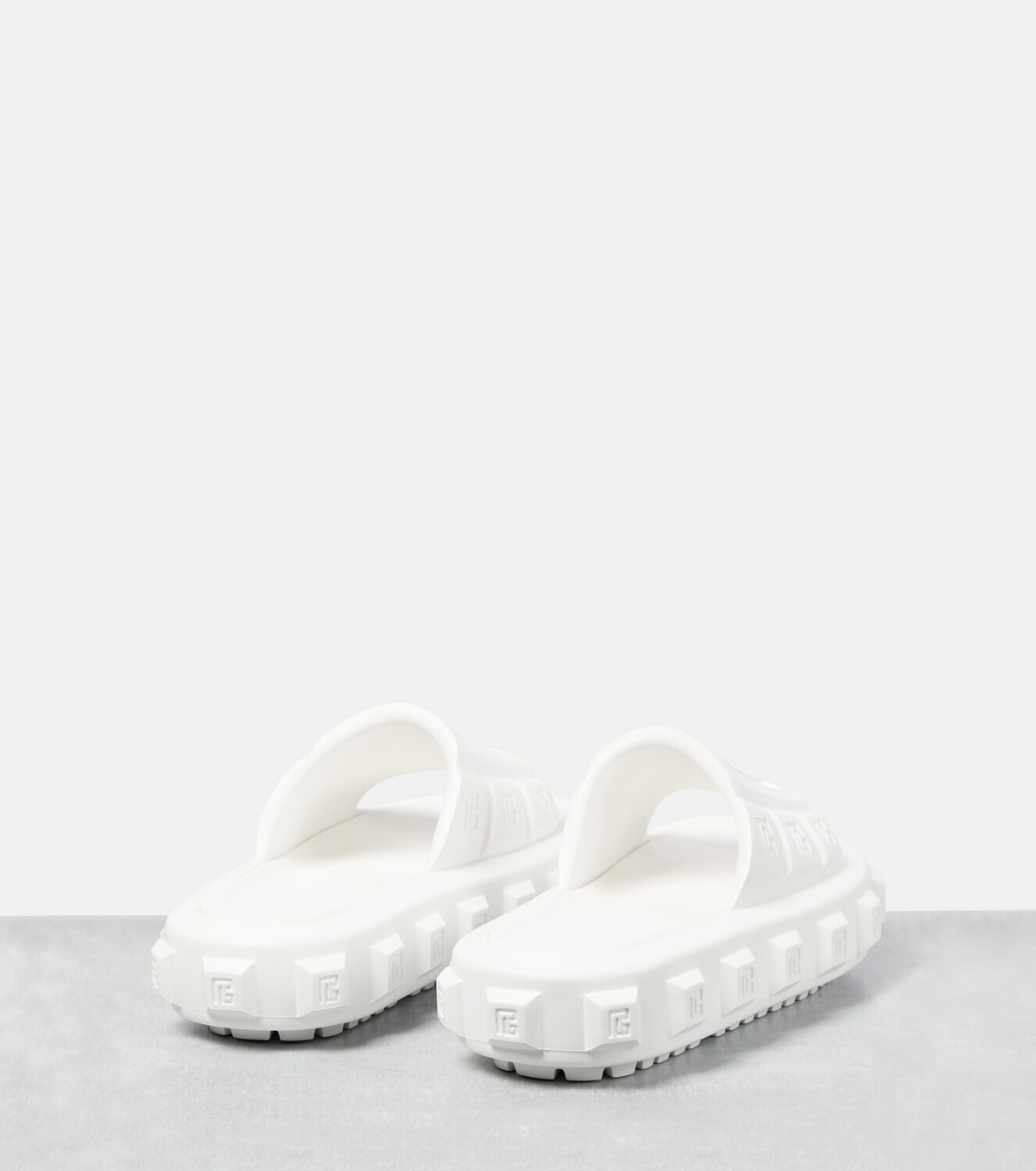 Balmain - Ari slides Balmain