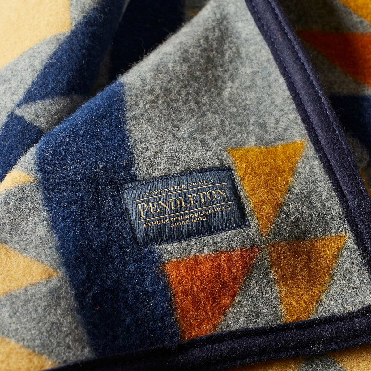 Pendleton Jacquard Napped Throw in Smith Rock Pendleton